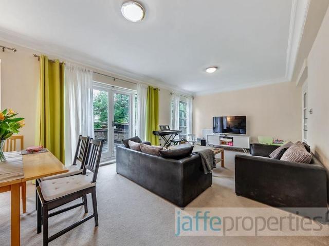 West End Lane, London, NW6 2 bed apartment to rent £2,500 pcm £577 pw