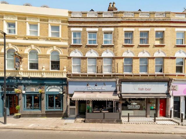 West End Lane, London NW6 2 bed flat to rent £2,500 pcm £577 pw