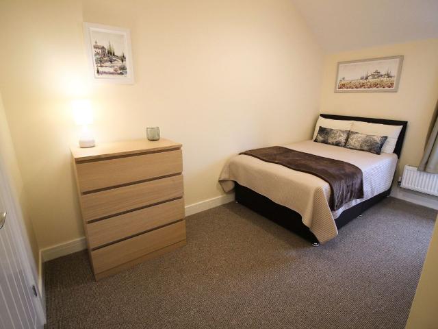West End Lane, Rossington DN11, Rossington, Room to rent, £542 pcm | PrimeLocation