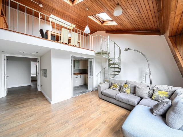 West End Lane, West Hampstead, London NW6, 3 bed flat to rent, £3,000 pcm | PrimeLocation