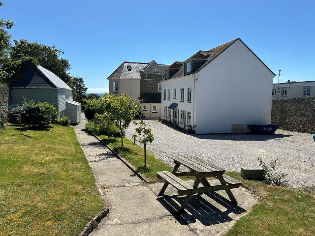 West End, Marazion TR17, 2 bed flat to rent, £1,050 pcm | PrimeLocation