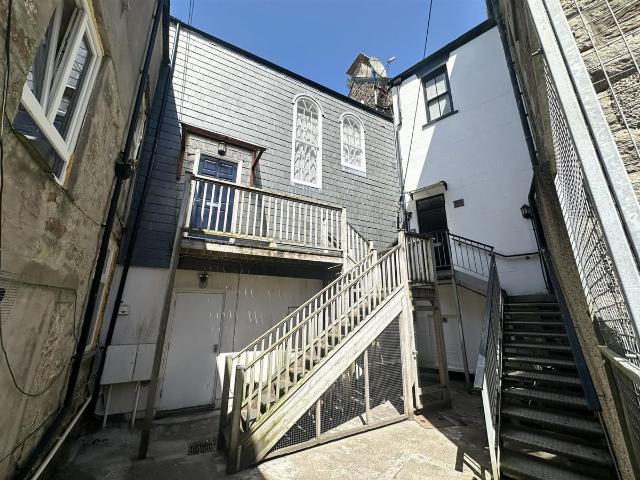 West End, Redruth TR15, 2 bed flat to rent, £750 pcm | PrimeLocation