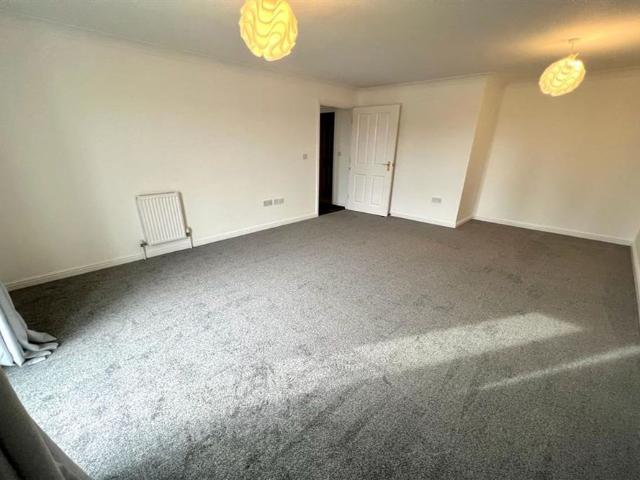 West End Road, Midanbury Court, SO18