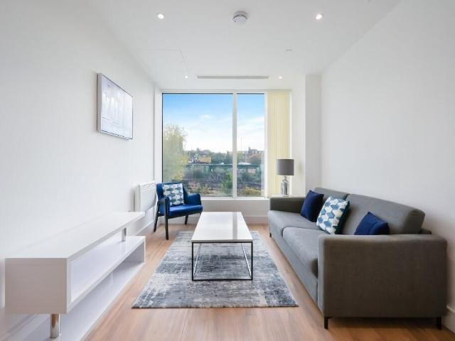 West Gate, Ealing W5, 1 bed flat to rent, £1,800 pcm | PrimeLocation