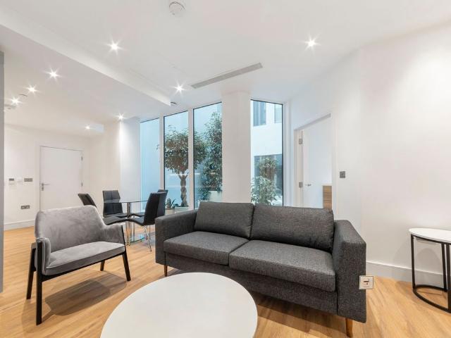 West Gate, Ealing W5, 1 bed flat to rent, £1,800 pcm | PrimeLocation
