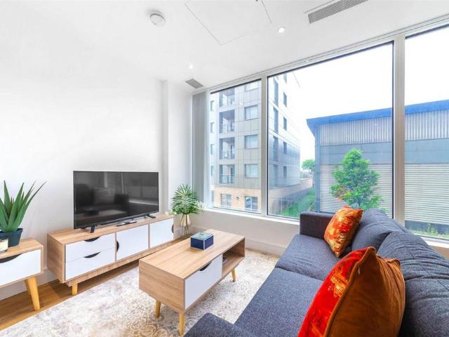 West Gate, London W5 Studio to rent £1,600 pcm £369 pw