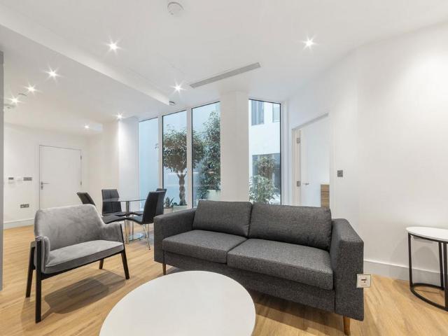 West Gate, London W5 1 bed flat to rent £1,800 pcm £415 pw