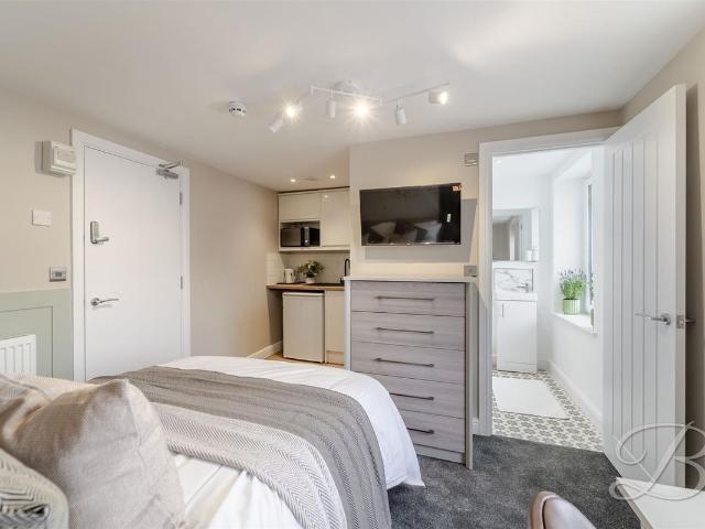 West Gate, Mansfield NG18, Room to rent, £950 pcm | PrimeLocation