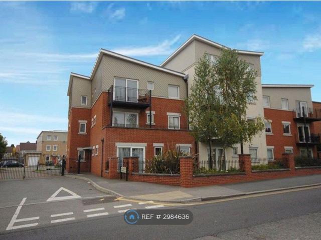 West Gate Mews, Watford WD18, 2 bed flat to rent, £1,875 pcm | PrimeLocation