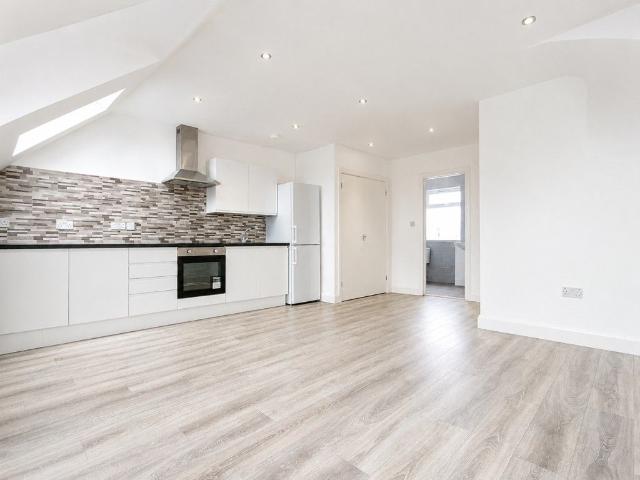 West Green Road, London N15, 2 bed flat to rent, £2,000 pcm | PrimeLocation