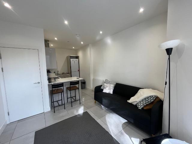 West Grove, Cardiff CF24, 2 bed maisonette to rent, £1,350 pcm | PrimeLocation