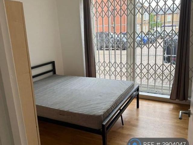 West Hampstead Mews, London, NW6 1 bed flat to rent £1,950 pcm £450 pw