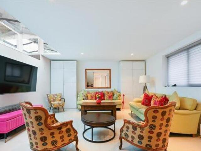 West Hampstead Mews, West Hampstead, 2 Bedroom House