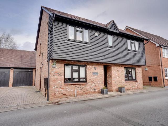 West Hayes, Hatfield Heath, Bishop's. 4 bed detached house to rent £2,800 pcm £646 pw