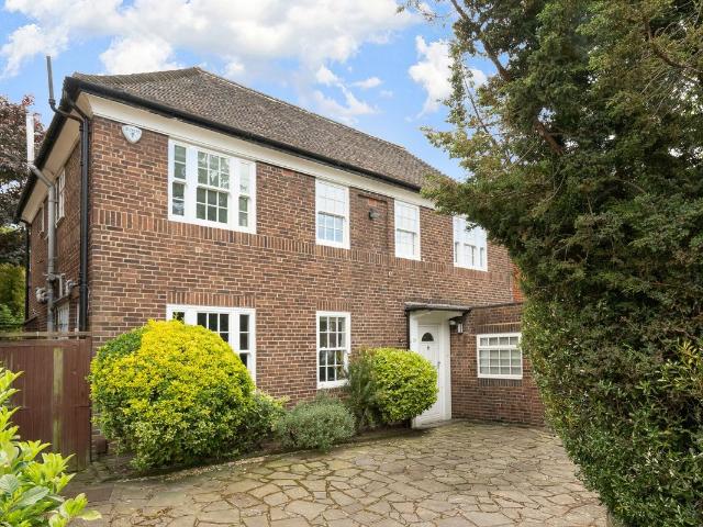 West Heath Close, Hampstead NW3, 5 bed detached house to rent, £8,558 pcm | PrimeLocation