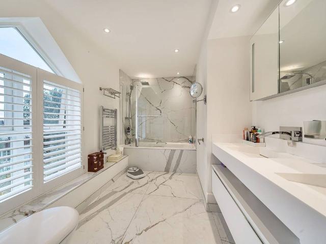 West Heath Road, Hampstead, London NW3, 3 bed detached house to rent, £10,000 pcm | PrimeLocation