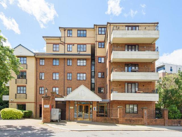 West Heath Road, Hampstead, London, NW3 3 bed flat to rent £3,120 pcm £720 pw