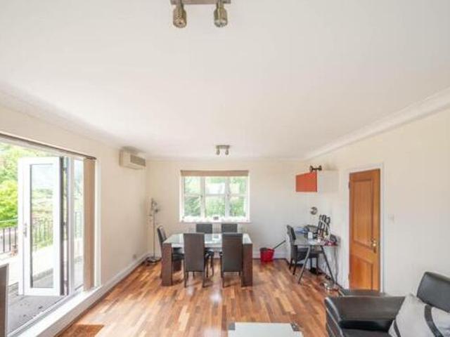 West Heath Road, Hampstead, 3 Bedroom Flat