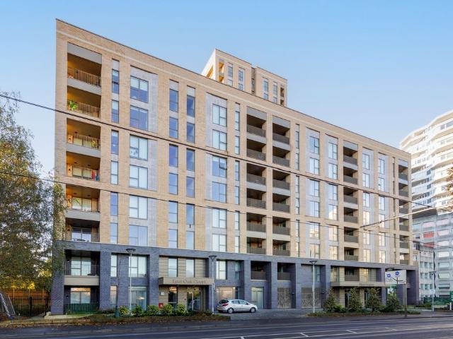West Heights, Addiscombe Road, Croydon CR0, 3 bed flat to rent, £2,400 pcm | PrimeLocation