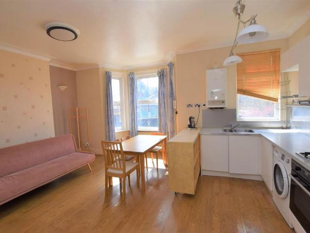 West Hendon Broadway, West Hendon NW9, 3 bed flat to rent, £2,350 pcm | PrimeLocation