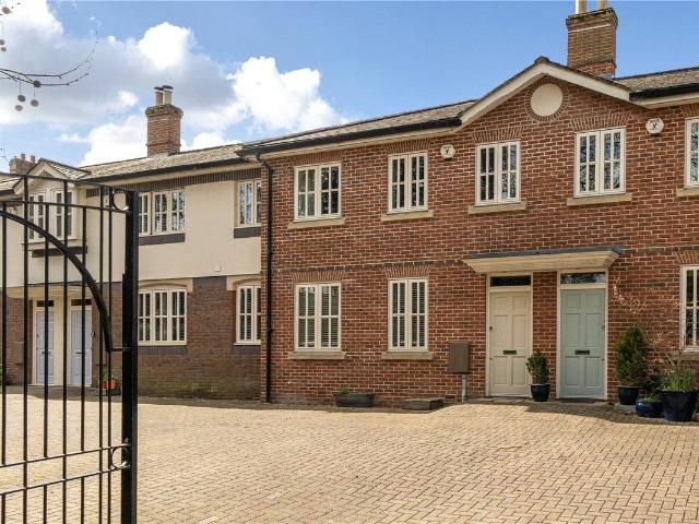 West Hill Court, Henley On Thames RG9, 2 bed terraced house to rent, £1,750 pcm | PrimeLocation