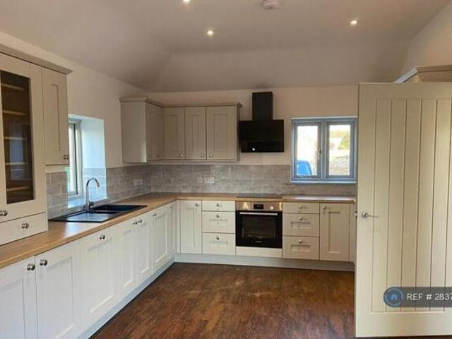 West Hill Court, Walcott, 3 Bedroom Semi detached