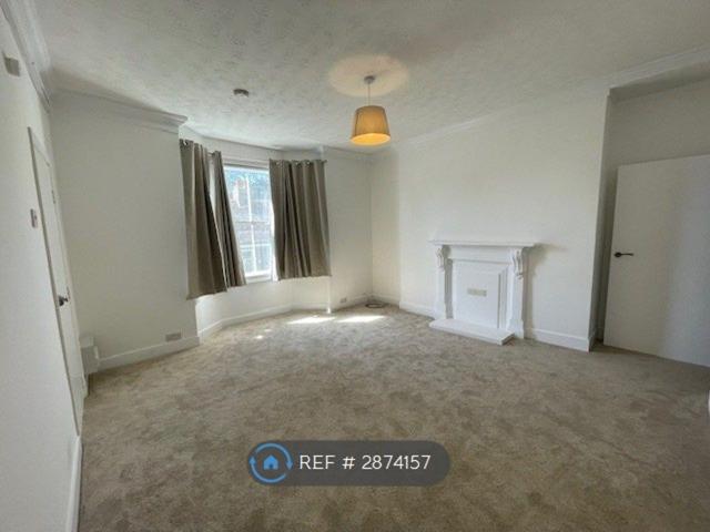 West Hill, Dartford DA1, 2 bed flat to rent, £1,450 pcm | PrimeLocation