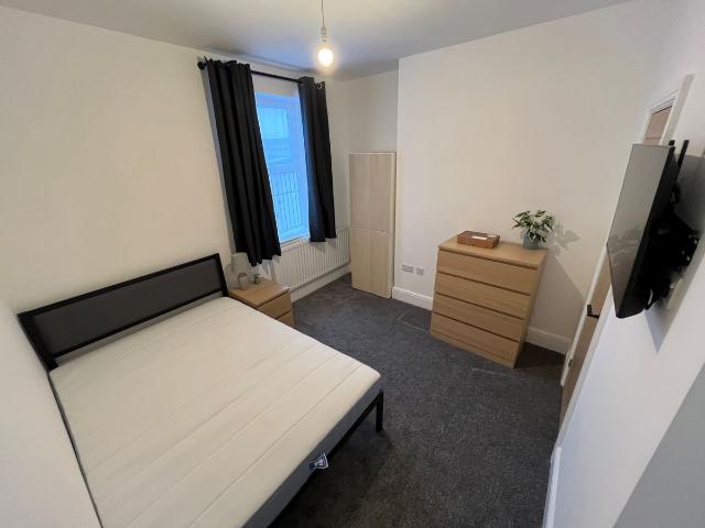 West Hill Drive, Mansfield NG18, Room to rent, £542 pcm | PrimeLocation