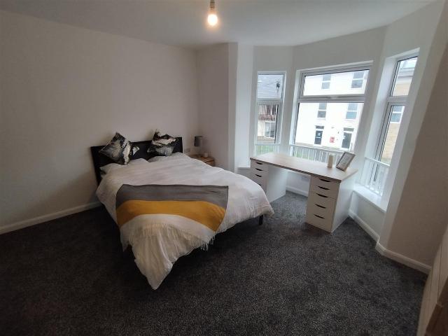 West Hill Drive, Mansfield NG18, Room to rent, £600 pcm | PrimeLocation