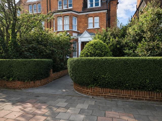 West Hill, London SW15, 3 bed flat to rent, £3,300 pcm | PrimeLocation