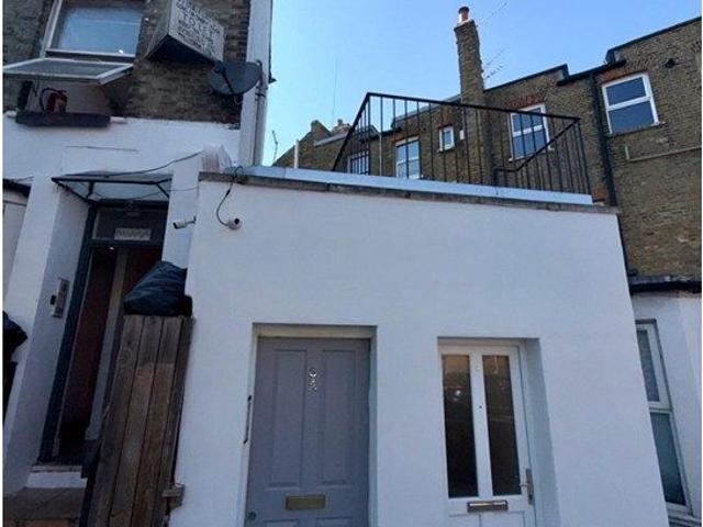West Hill, London SW18, 1 bed flat to rent, £1,995 pcm | PrimeLocation