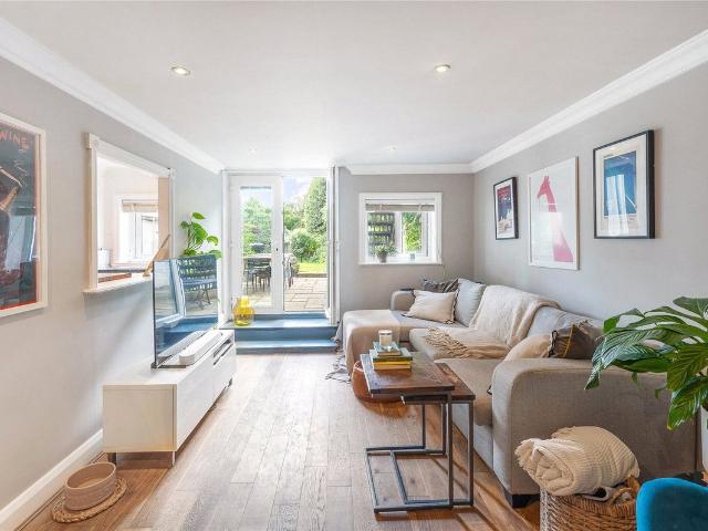 West Hill, Putney, London SW15, 2 bed flat to rent, £2,750 pcm | PrimeLocation