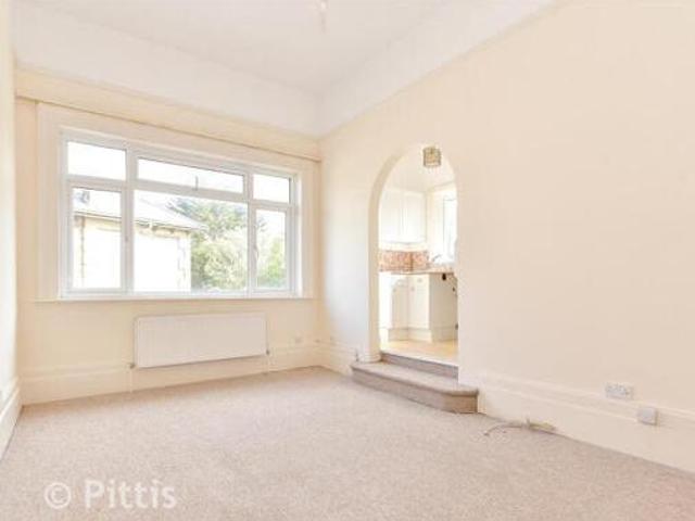 West Hill Road, Ryde, 2 Bedroom Apartment