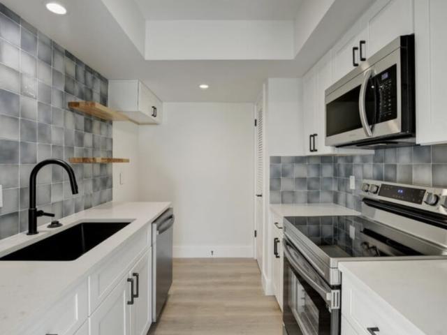 West Hollywood CA 90046 57115251