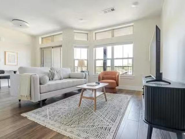 West Howard Lane, Austin, TX