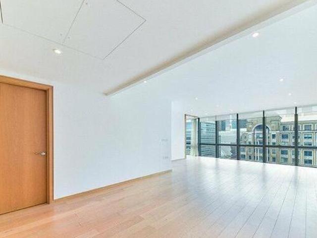 West India Quay, Canary Wharf, 2 Bedroom Apartment
