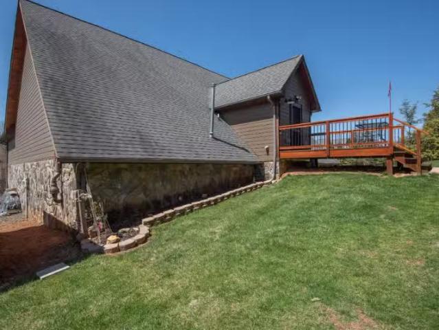 West Jefferson Duplex: Convenient Location, Beautiful Views 1.