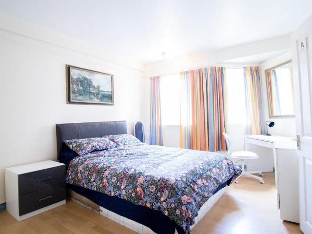 West Kensington Court Edith Villas. 3 bed apartment to rent £3,600 pcm £831 pw