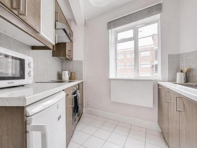 West Kensington Court, Edith Villas. 3 bed flat to rent £3,150 pcm £727 pw