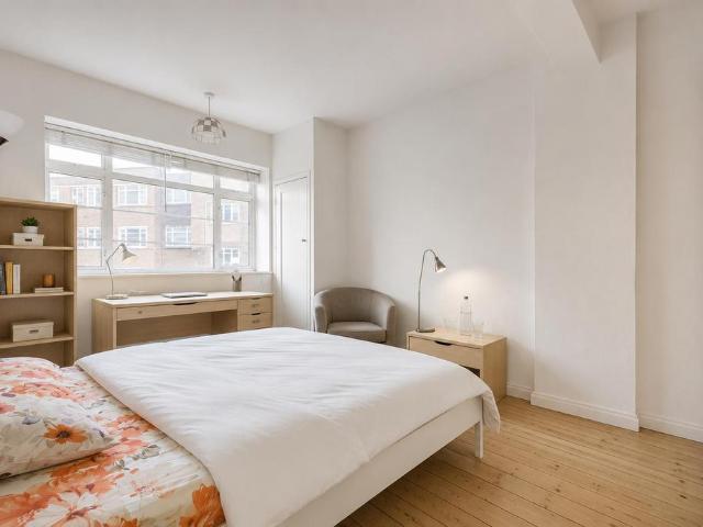 West Kensington Court, Edith Villas. 3 bed flat to rent £3,150 pcm £727 pw
