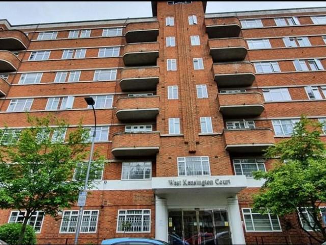 West Kensington Court, London, W14 1 bed flat to rent £2,550 pcm £588 pw