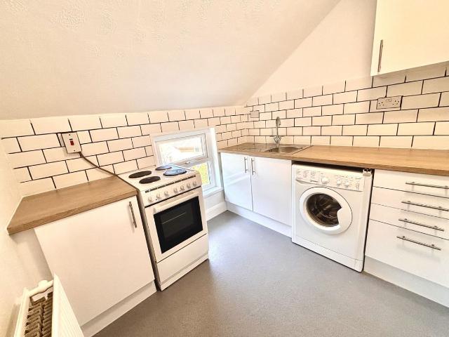 West Luton Place, Cardiff CF24, 1 bed flat to rent, £825 pcm | PrimeLocation