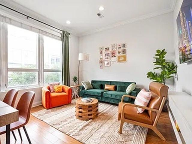 WEST LOOP | 2BR/2BA | $3,900 | OCT 1 MOVE IN