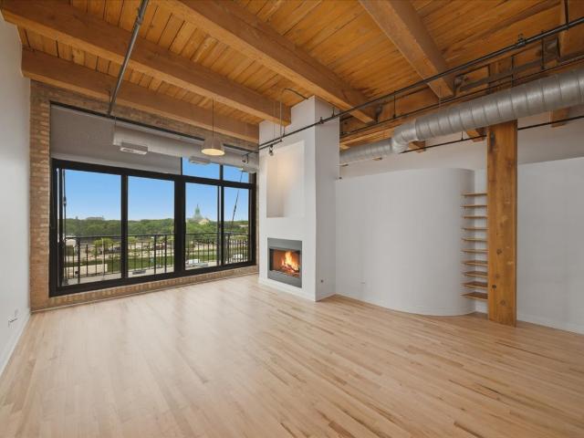 West Loop Timber Loft with Skyline Views & Parking
