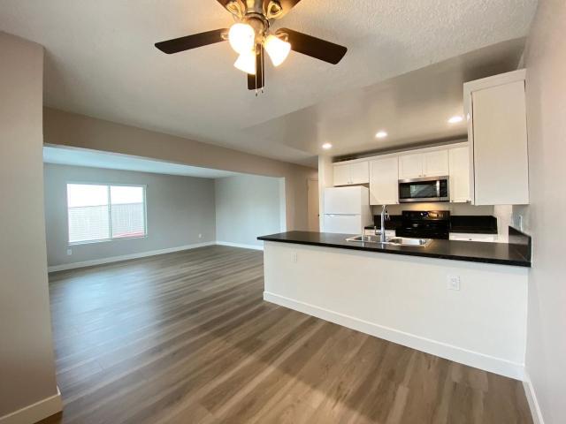 West Palm Apartments 2 Bedroom Apartment for Rent at 1921 1921 1927 West Drive, Vista, CA 92083 Vista