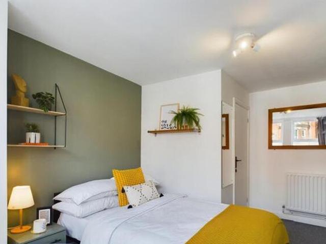 West Parade, 4 Bedroom House