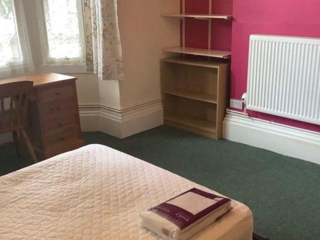 West Parade, Lincoln, Lincolnshire LN1, 3 bed shared accommodation to rent, £498 pppm | PrimeLocation