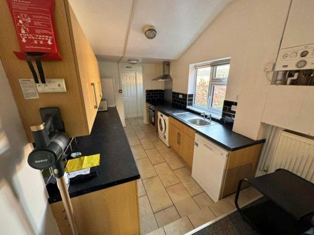 West Parade, Lincoln, Lincolnshire LN1, 6 bed shared accommodation to rent, £468 pppm | PrimeLocation