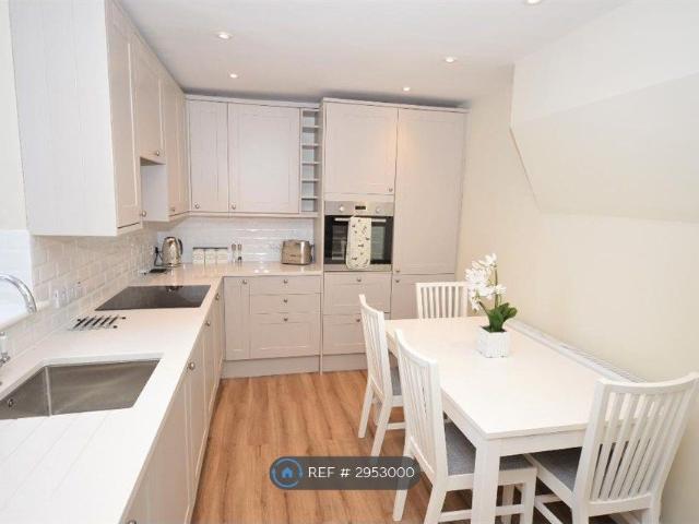 West Parade, Lincoln LN1, 2 bed semi detached house to rent, £1,200 pcm | PrimeLocation