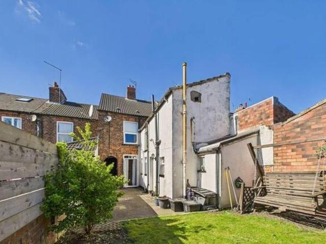West Parade, Sutton, 2 Bedroom Terraced